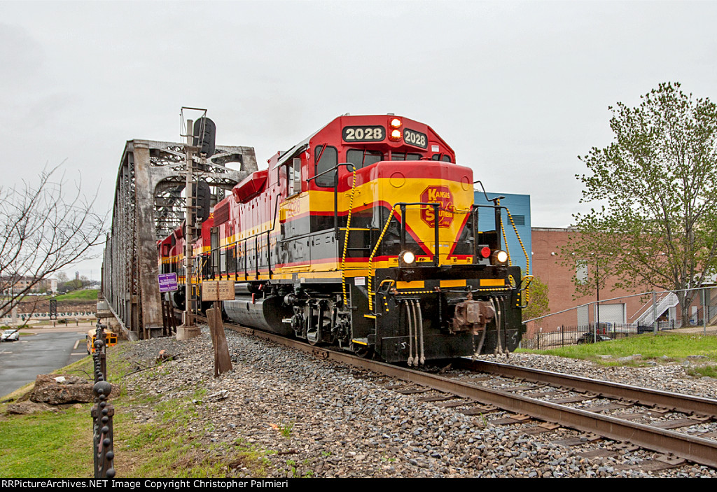 KCS 2028 Leads the Bossier Turn